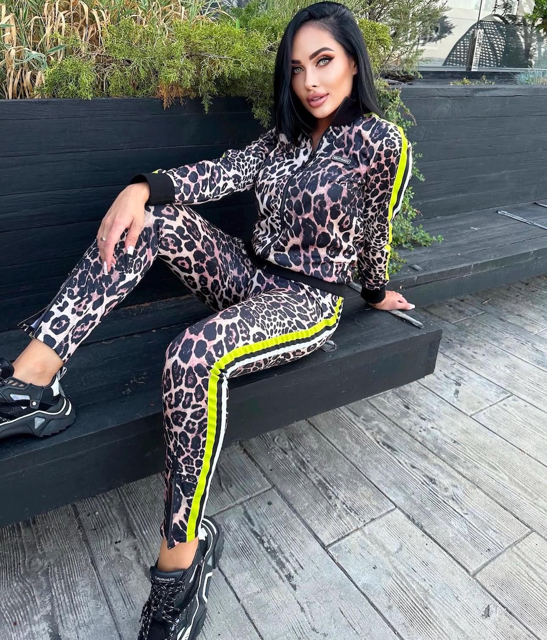 Leo Bright Tracksuit, Stylish Women Sportswear Set, Functional Active ...