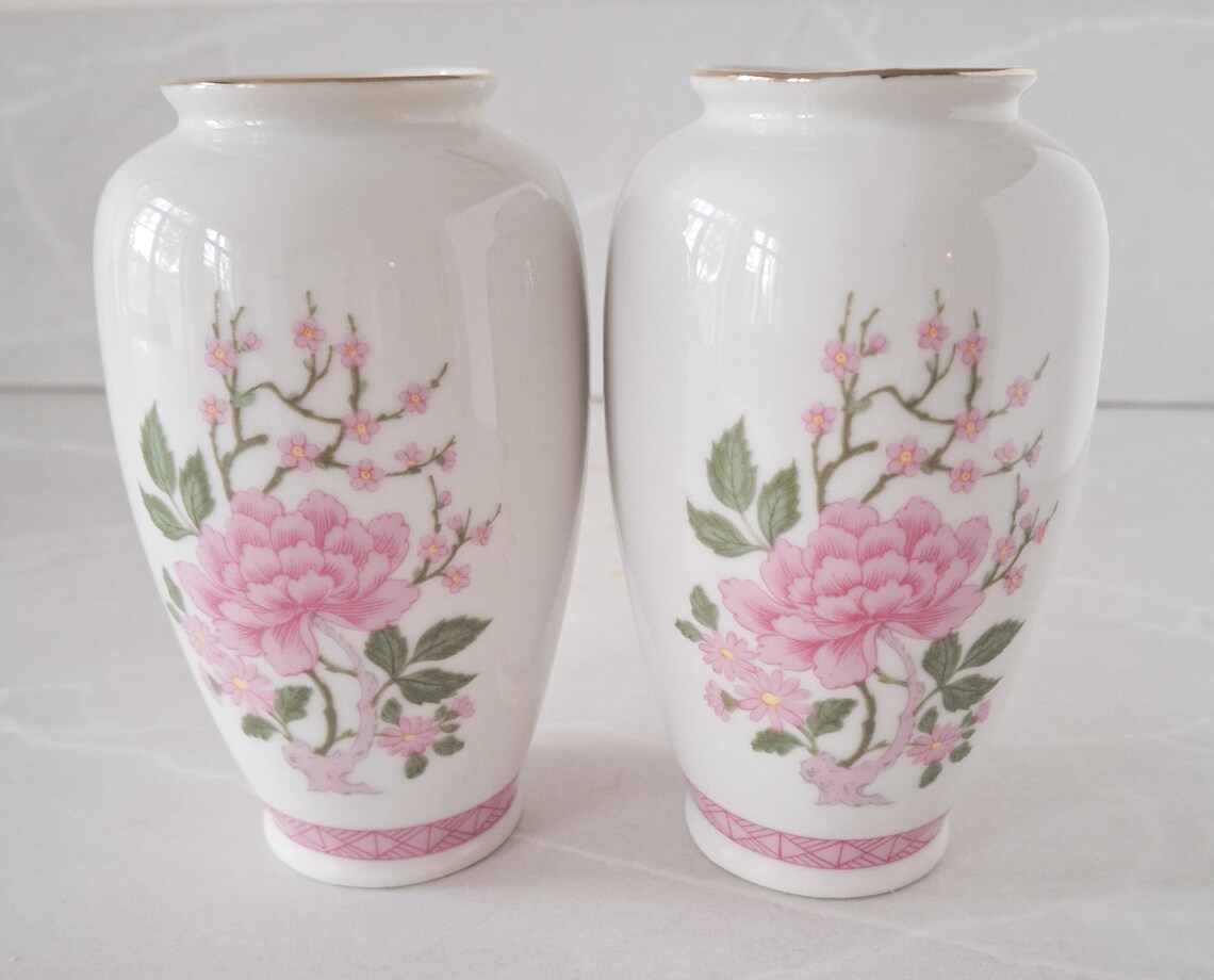 Pair of Japanese Mingei-style Vases With Delicate Flower Painting - Etsy