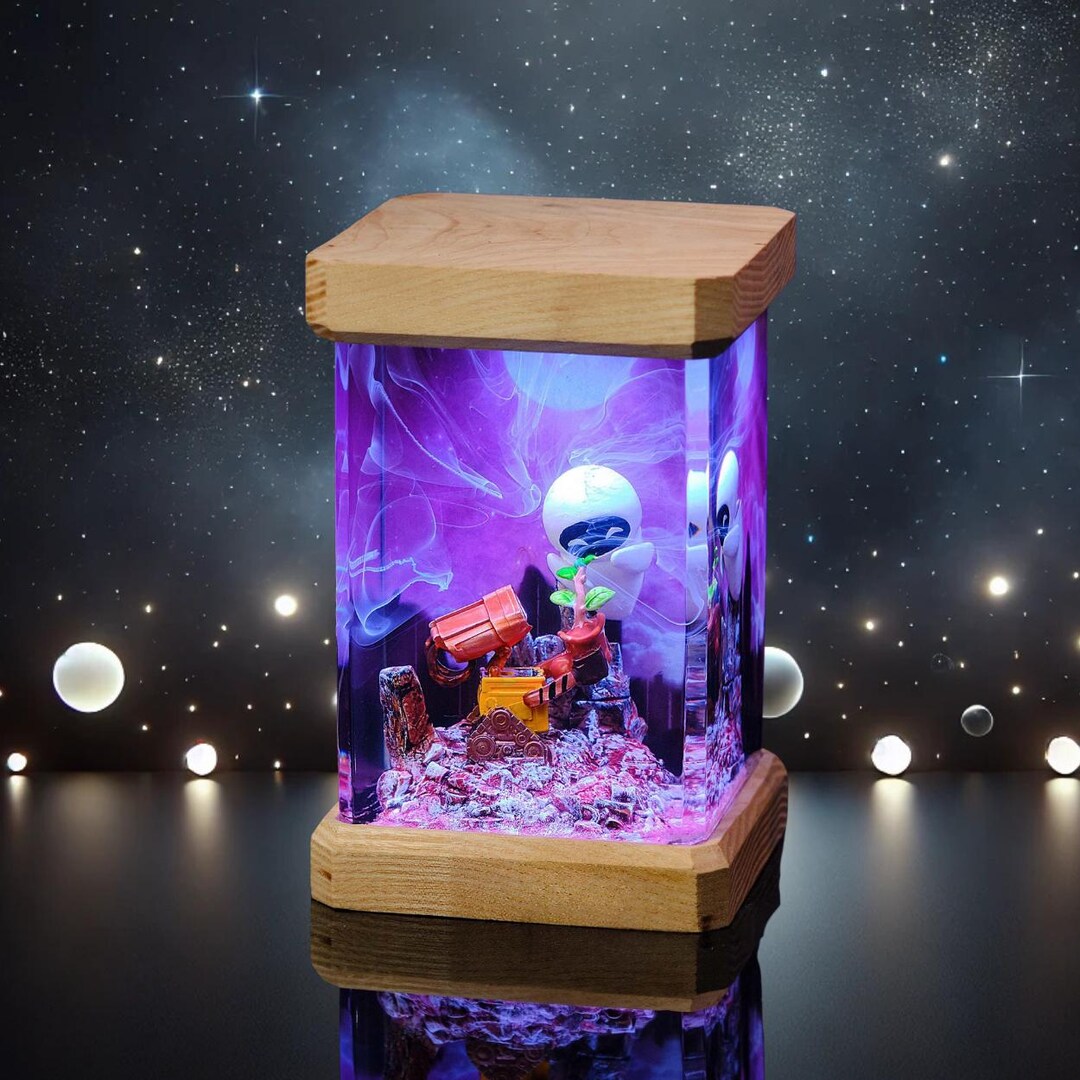 Handmade Wall-e & Eve Resin Lamp – Futuristic LED Night Light - Etsy