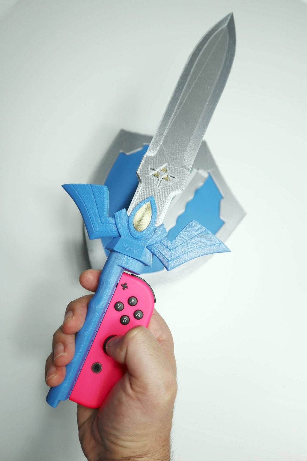 The Legend of Zelda: 3D Printing Master Sword & Hylian Shield Shield ...