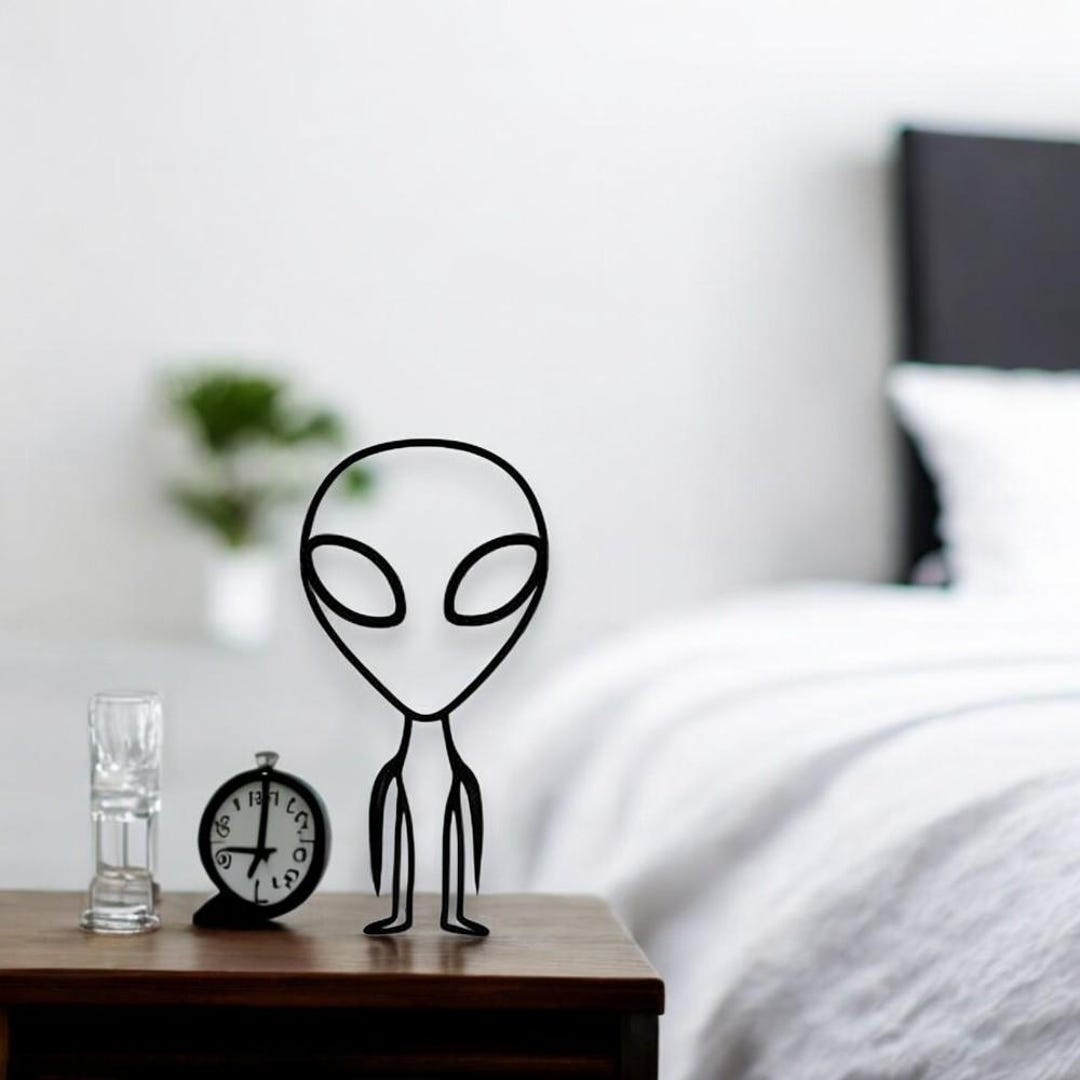 Alien Line Art, Desktop Line Art, 3D Print Line Art, Home Decor, Line ...