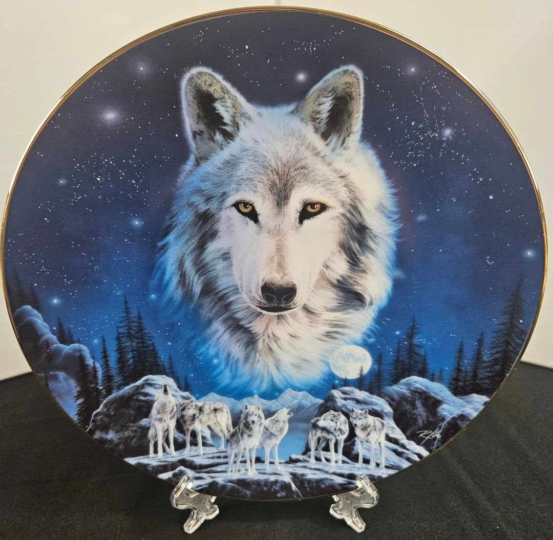 Wilderness Spirit Plate Collection #0055C - 8 1/4" Wolf "eyes of the ...