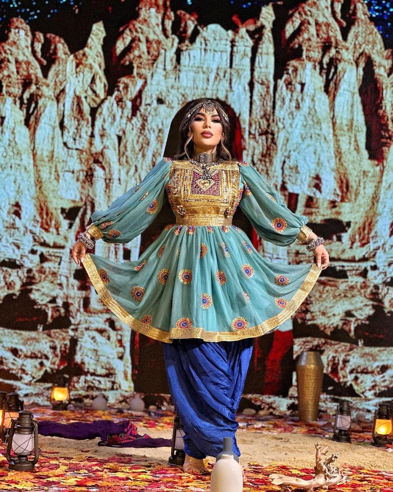 Afghan Kuchi Women's Clothing: Floral Splendor and Elegance ...