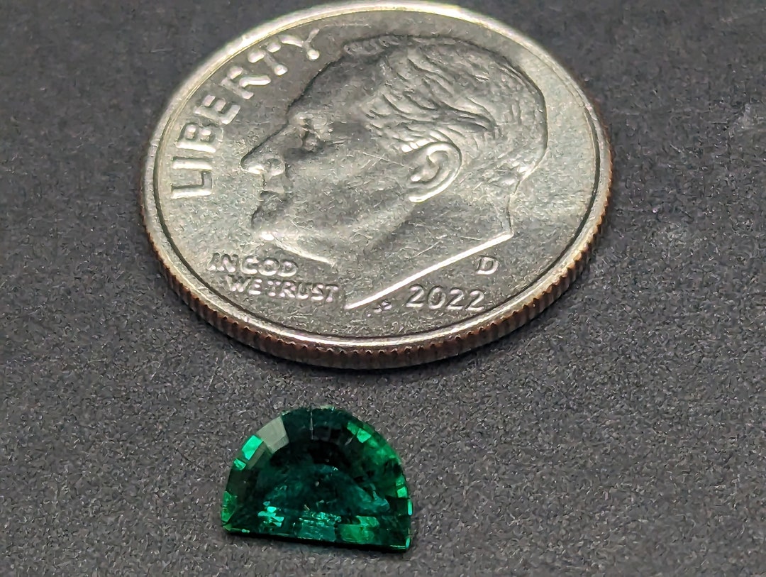 Lab Grown Hydrothermal Emerald Faceted 7x5mm Half Moon Loose Gemstones ...
