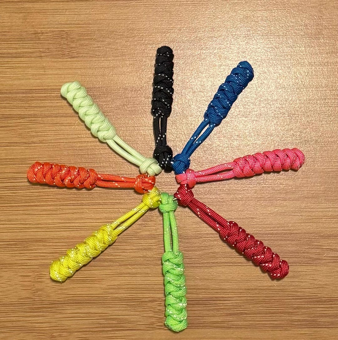 One Set of 2 Pulls Reflective and Non-reflective Colors Cords, Keychain ...