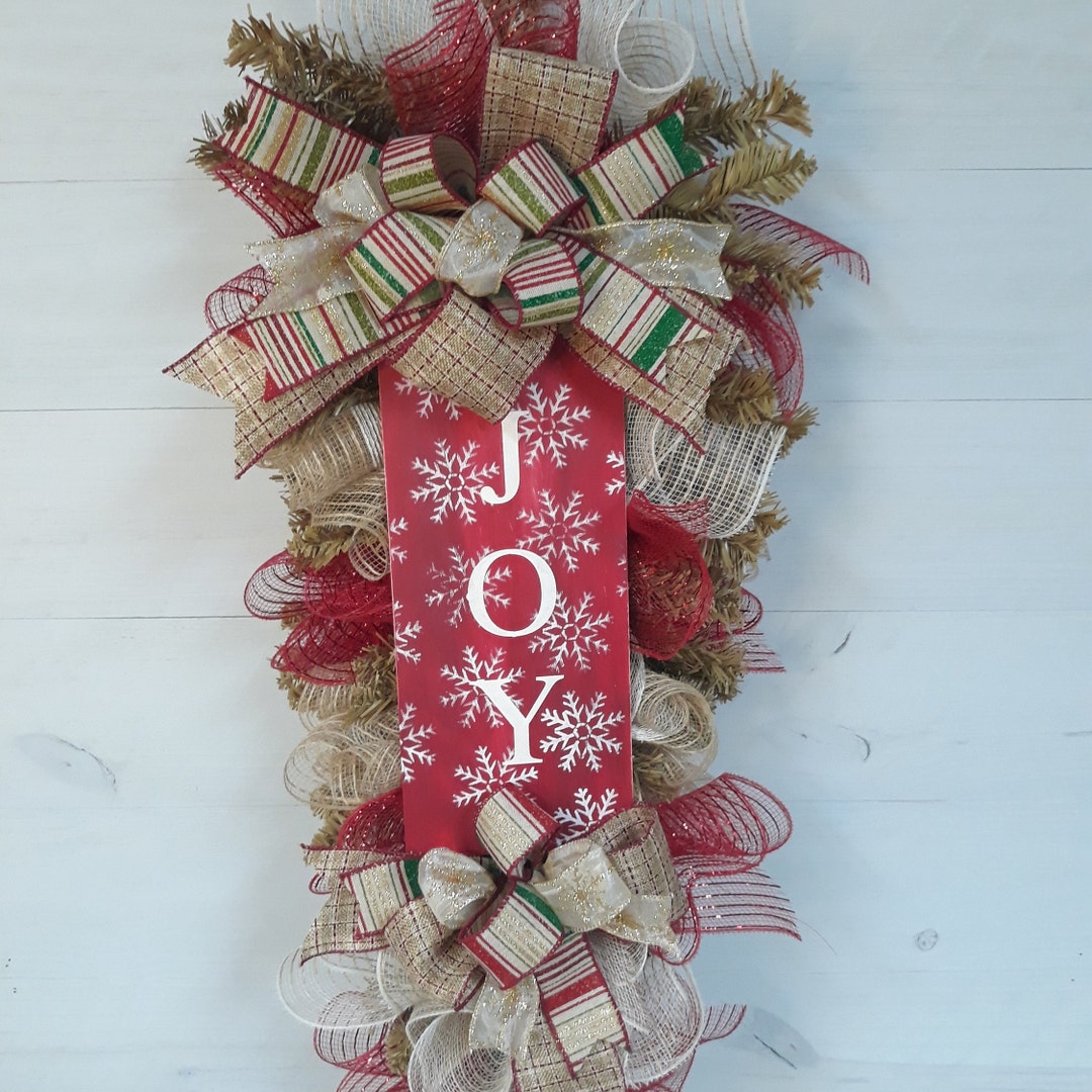 Holiday Swag in Traditional Christmas Colors. This Swag Resonates "joy ...