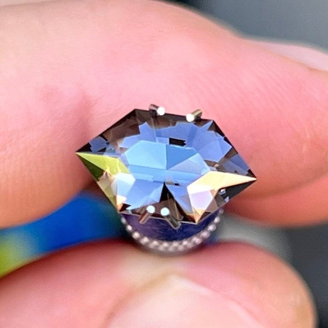 3.23ct. Grey Spinel - Color Change - Etsy