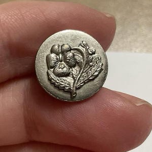 Antique Floral Button. 1/2 Inch. - Etsy