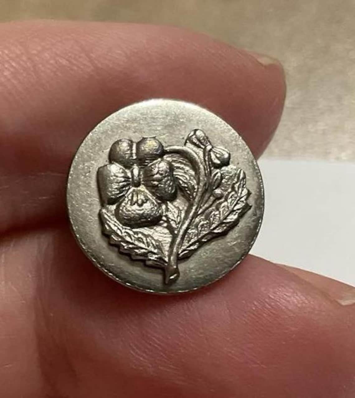 Antique Floral Button. 1/2 Inch. - Etsy