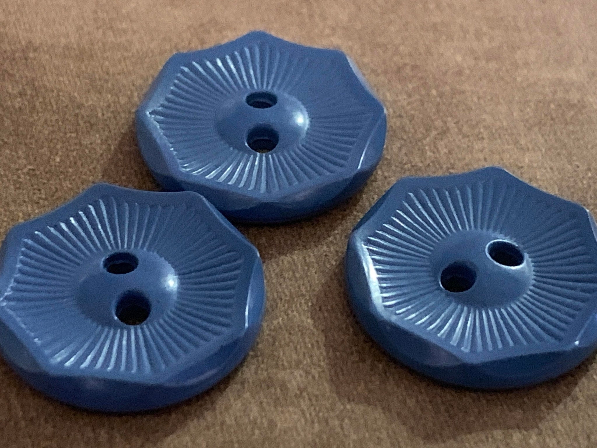 4 Vintage Periwinkle Plastic Buttons Geometric Design. - Etsy