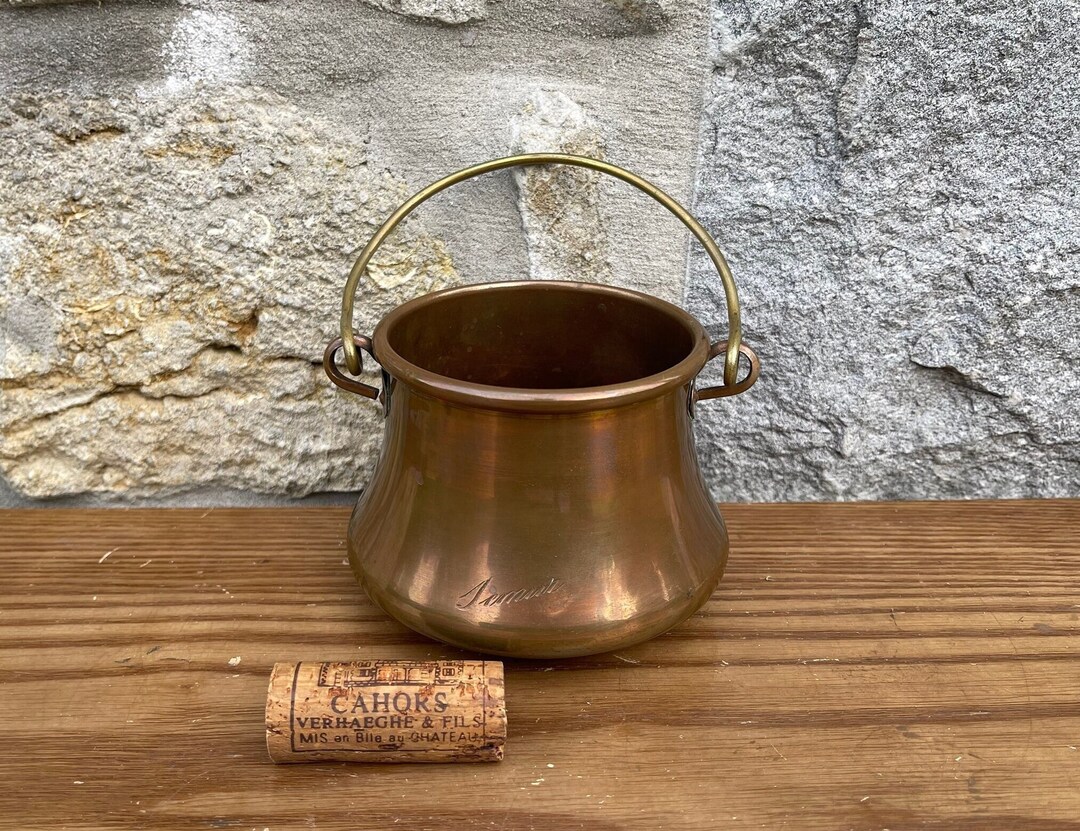 Elegant Brass Cauldron in English Style. Witch Pot With Brass Handle ...