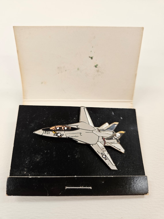 WM Spear Grumann F-14 Tomcat Airplane Enamel Pin 1987… - Gem