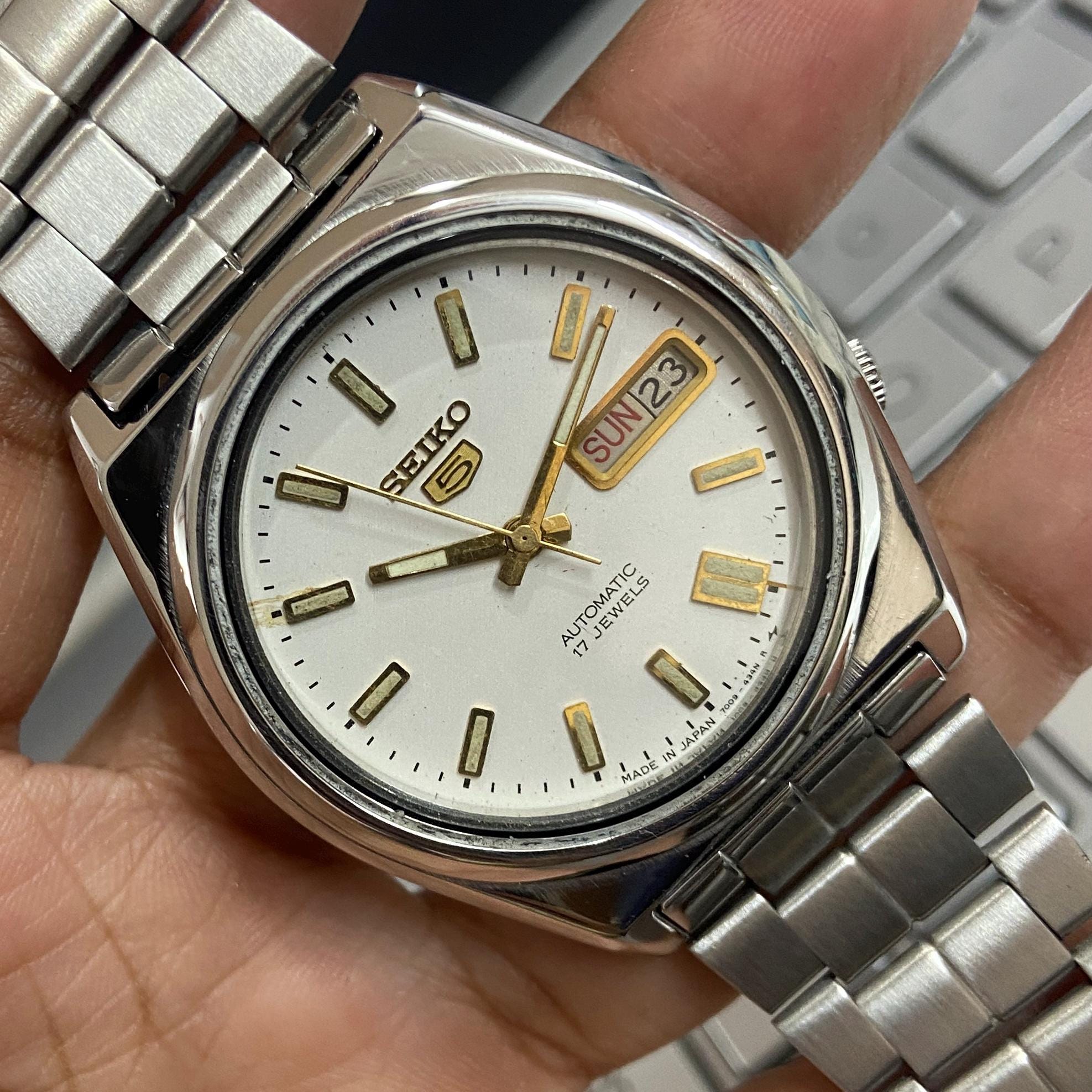 Vintage Seiko 5 Automatic 7009-8310 Day-date Japanese Men's Wrist Watch - Etsy