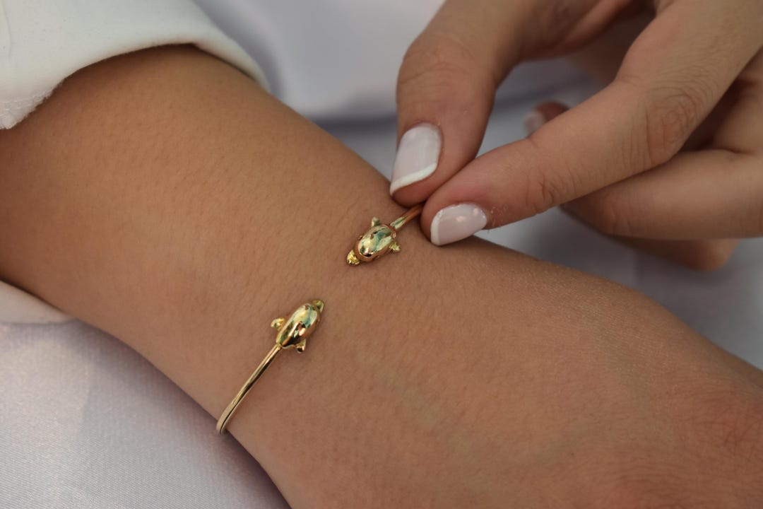 14k Gold Dolphin Bangle Bracelet,dolphin Lovers Bracelet,gold Sea ...