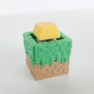 Minecraft Grass Block Keyboard Switch Holder | Mechanical Keycap Holder ...