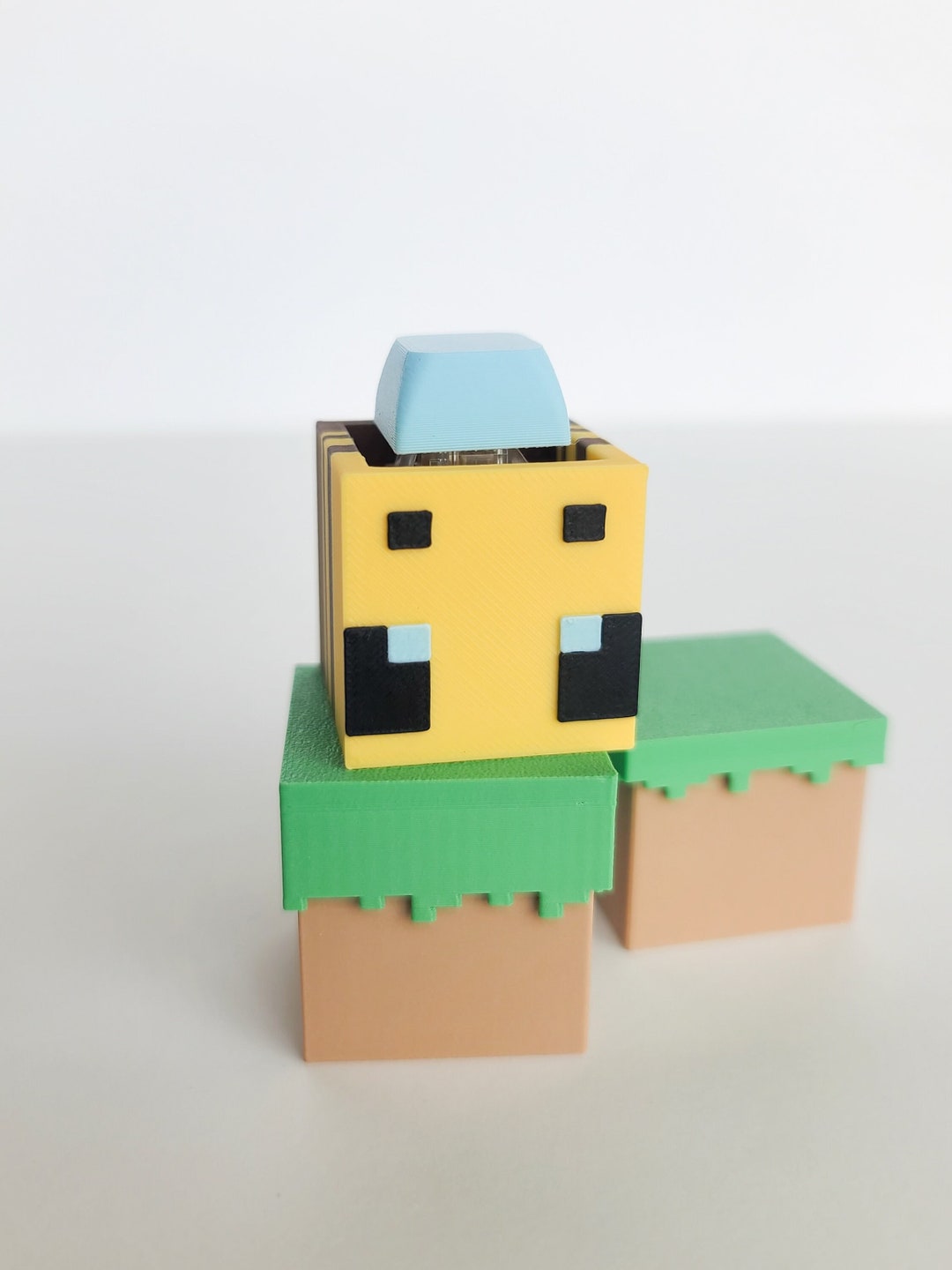 Minecraft Bee Keyboard Switch Holder | Mechanical Keycap Holder ...
