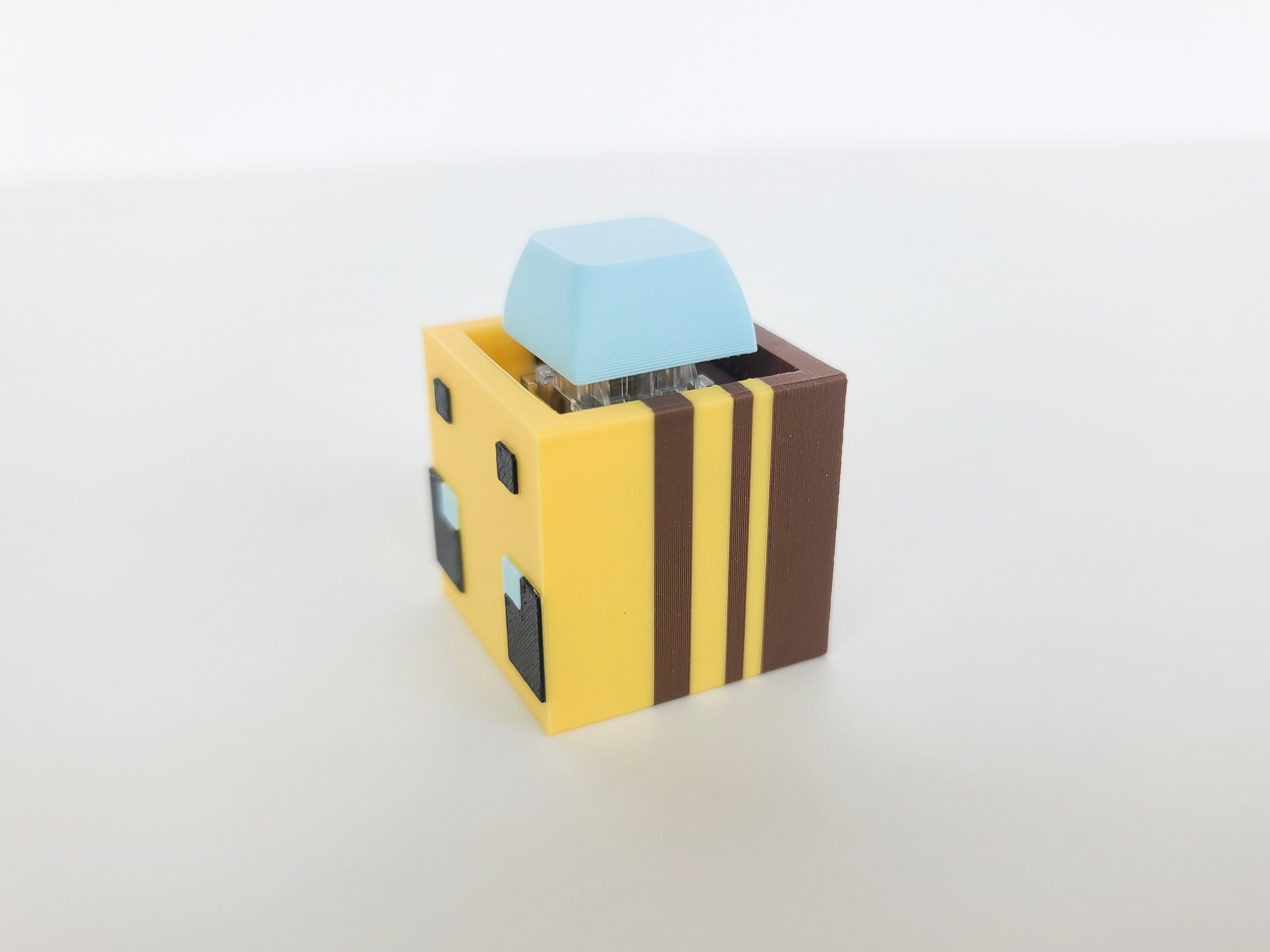 Minecraft Bee Keyboard Switch Holder | Mechanical Keycap Holder ...