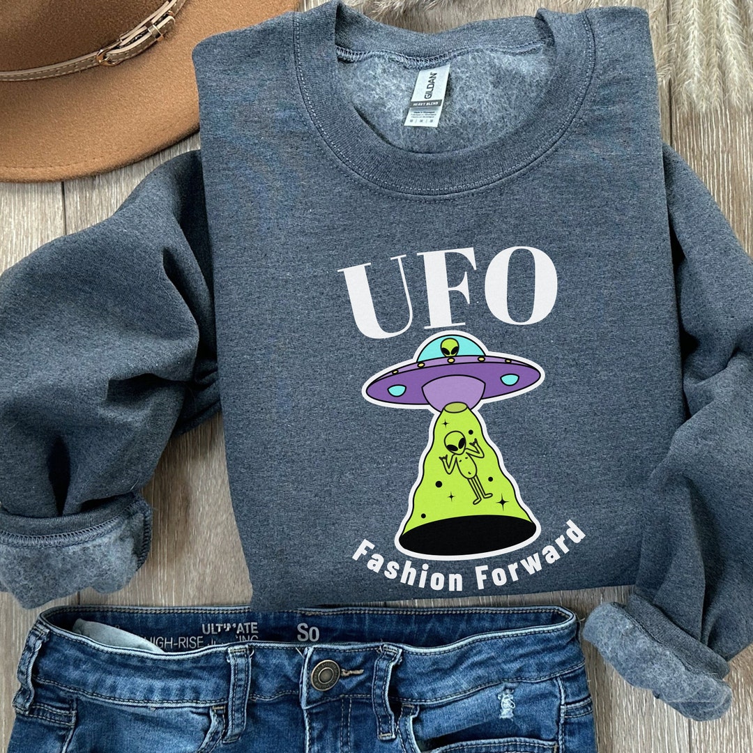 UFO Alien Flying Saucer Sweatshirt, Alien Art UFO Sweatshirt, Alienware ...