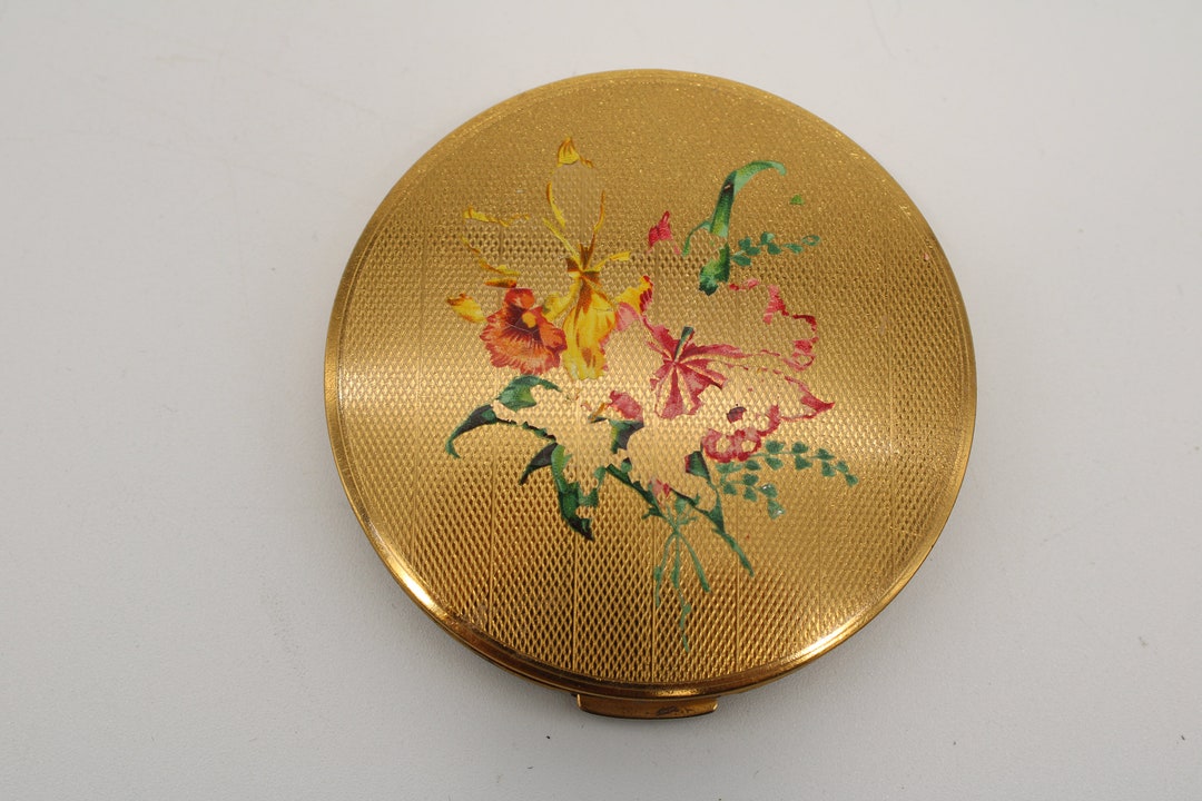 Vintage Stratton Gold Toned Enameled and Flowered Round Compact - 1950 ...