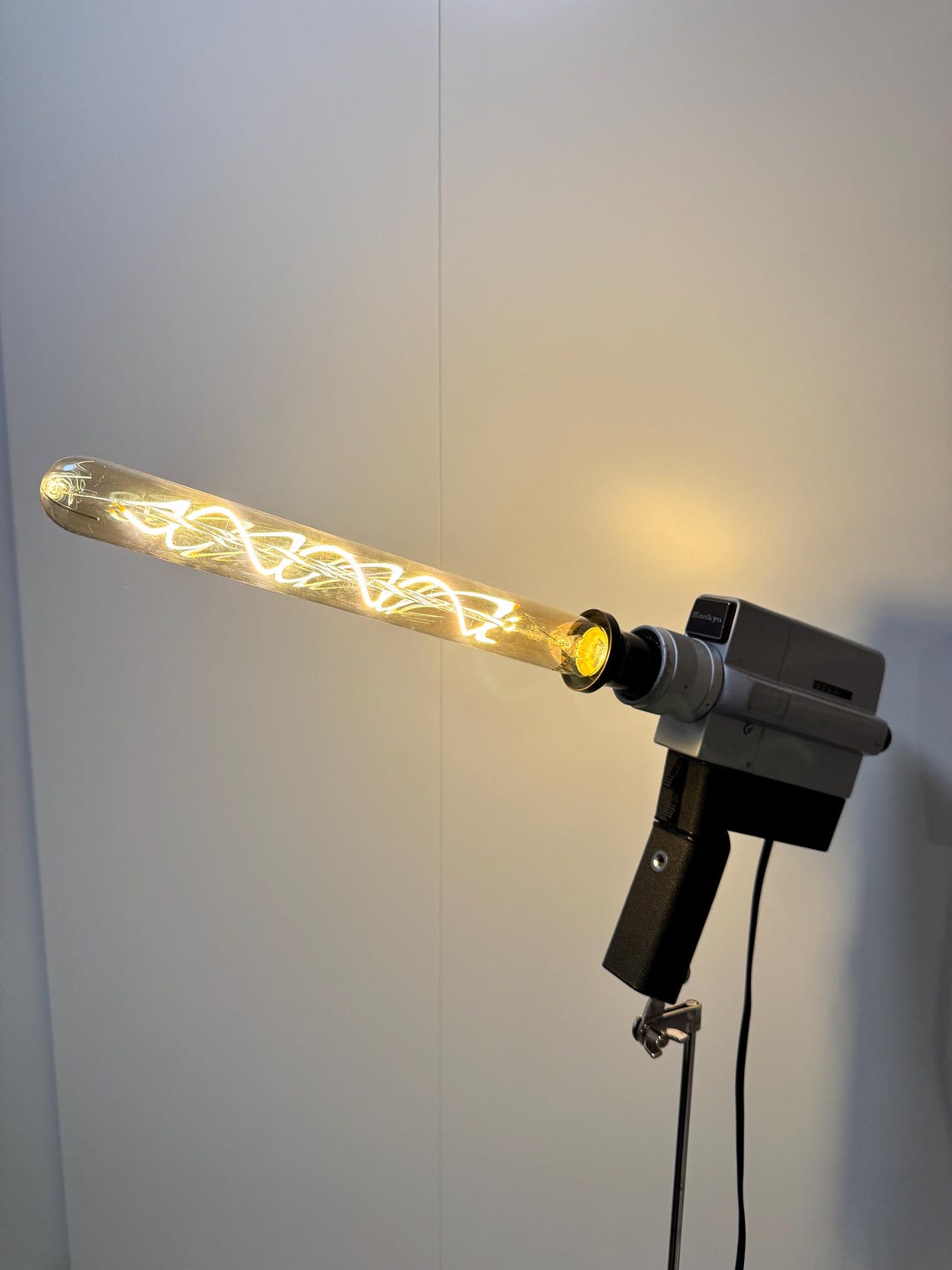 Retro 8mm Camera Staande Lamp Met Als Voet Een Staander Voor Bladmuziek ...