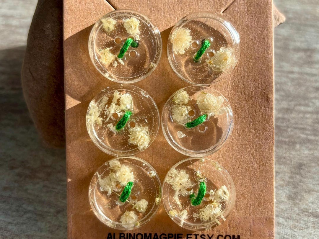 Handmade Dried Flower Resin Buttons: Cottagecore Sewing Crafts - Made ...