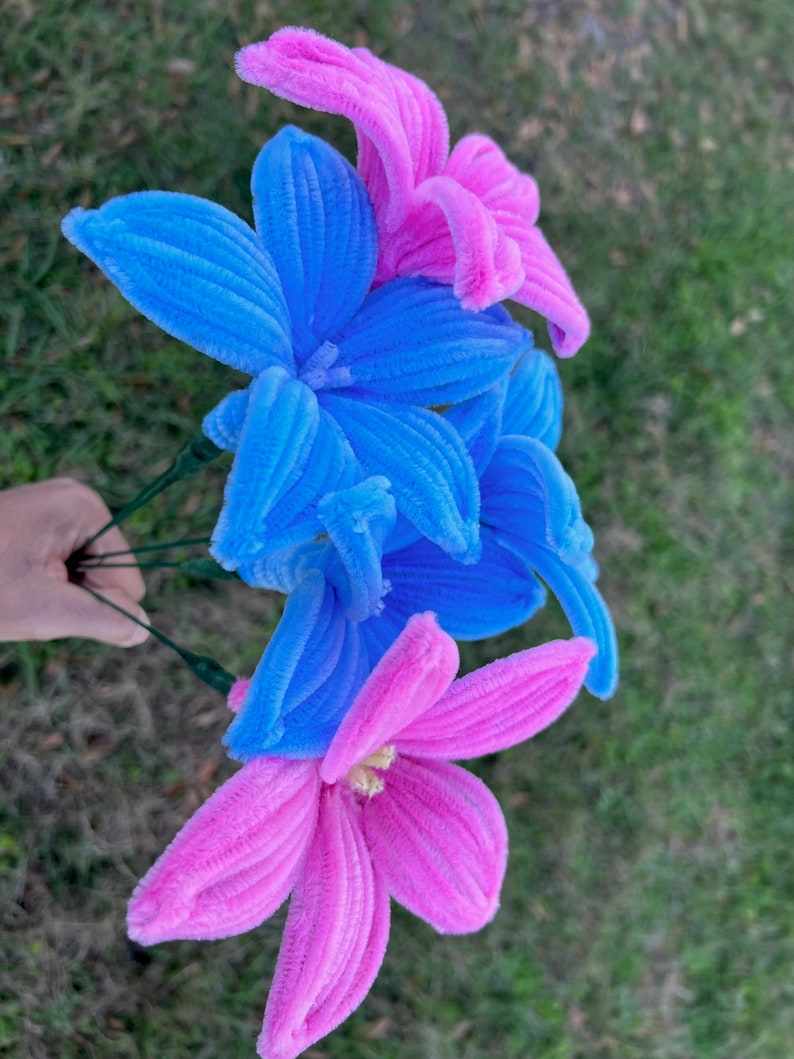 Lily Pipe Cleaner Flower - 1 Piece - Etsy