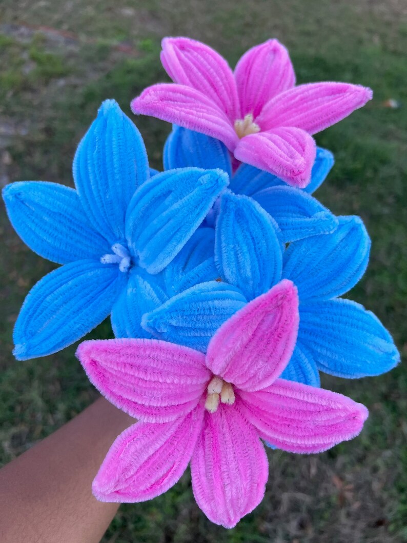 Lily Pipe Cleaner Flower - 1 Piece - Etsy