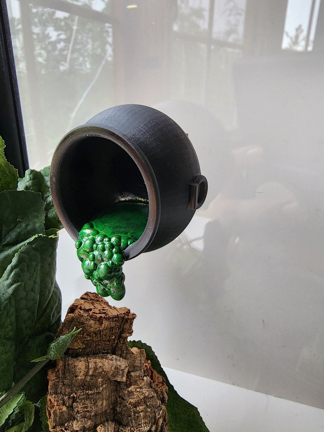 Potions Cauldron Hide, Jumping Spider Hide, 3D Resin Printed Enclosure ...