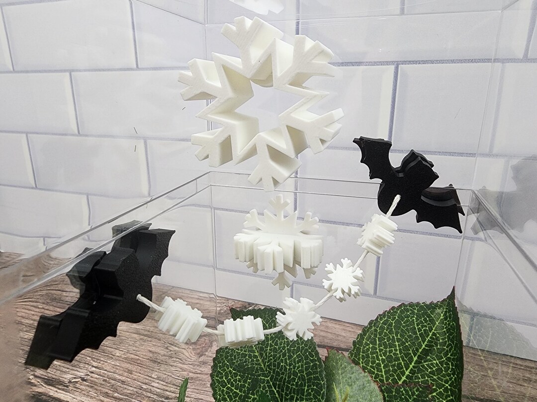 Spooky Snowflake Jumping Spider Enclosure Kit, Winter Spider Shelf ...