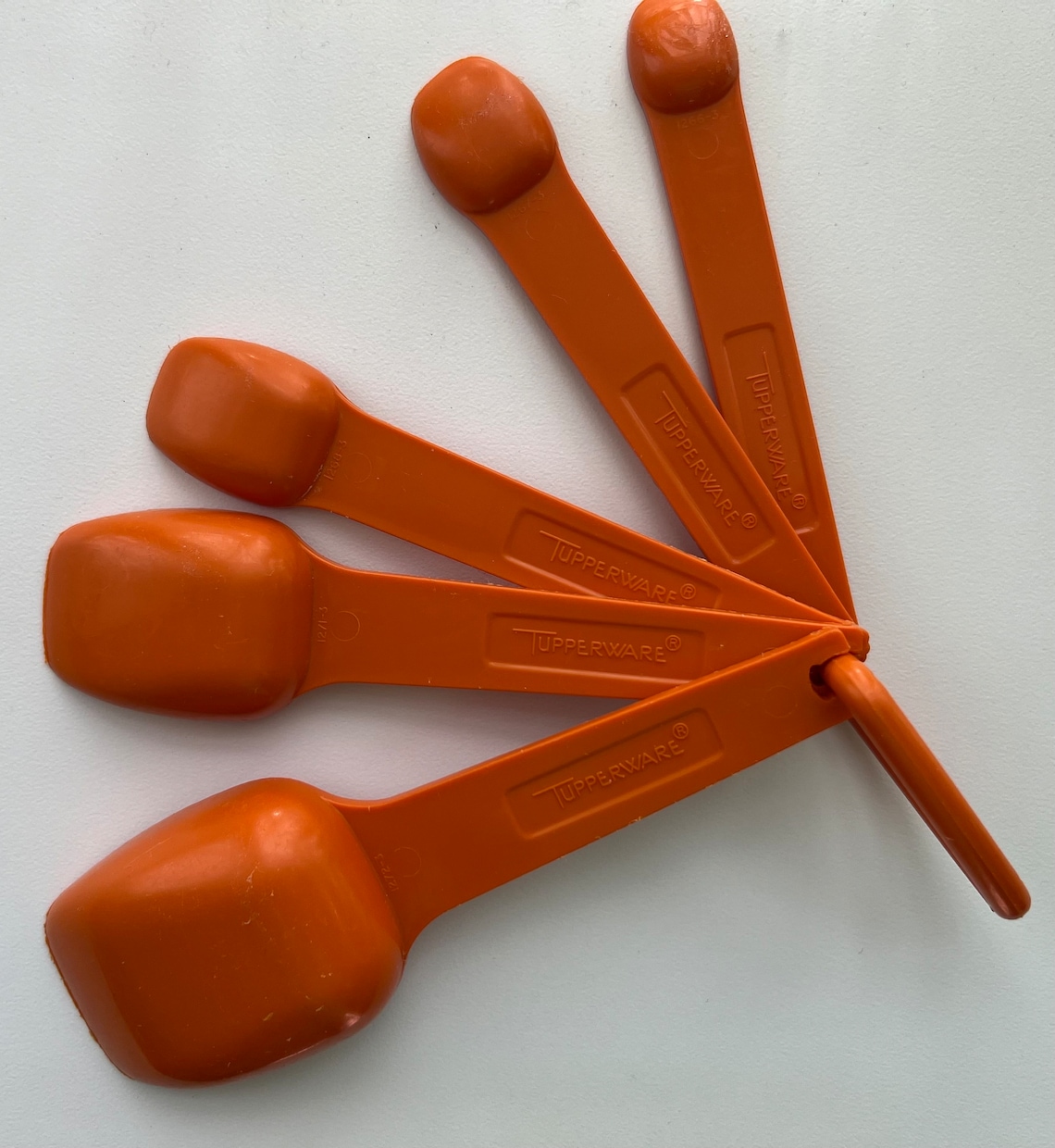 Vintage Tupperware Measuring Spoons - Orange - Set of 5 - D Ring ...