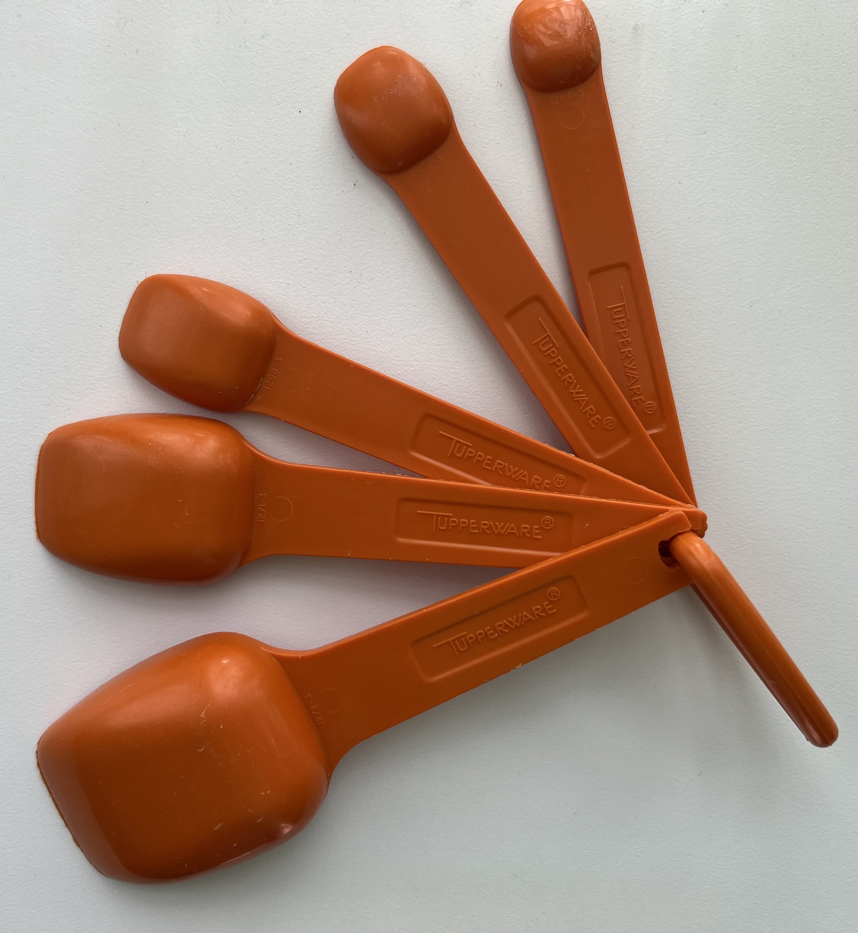 Vintage Tupperware Measuring Spoons - Orange - Set of 5 - D Ring ...