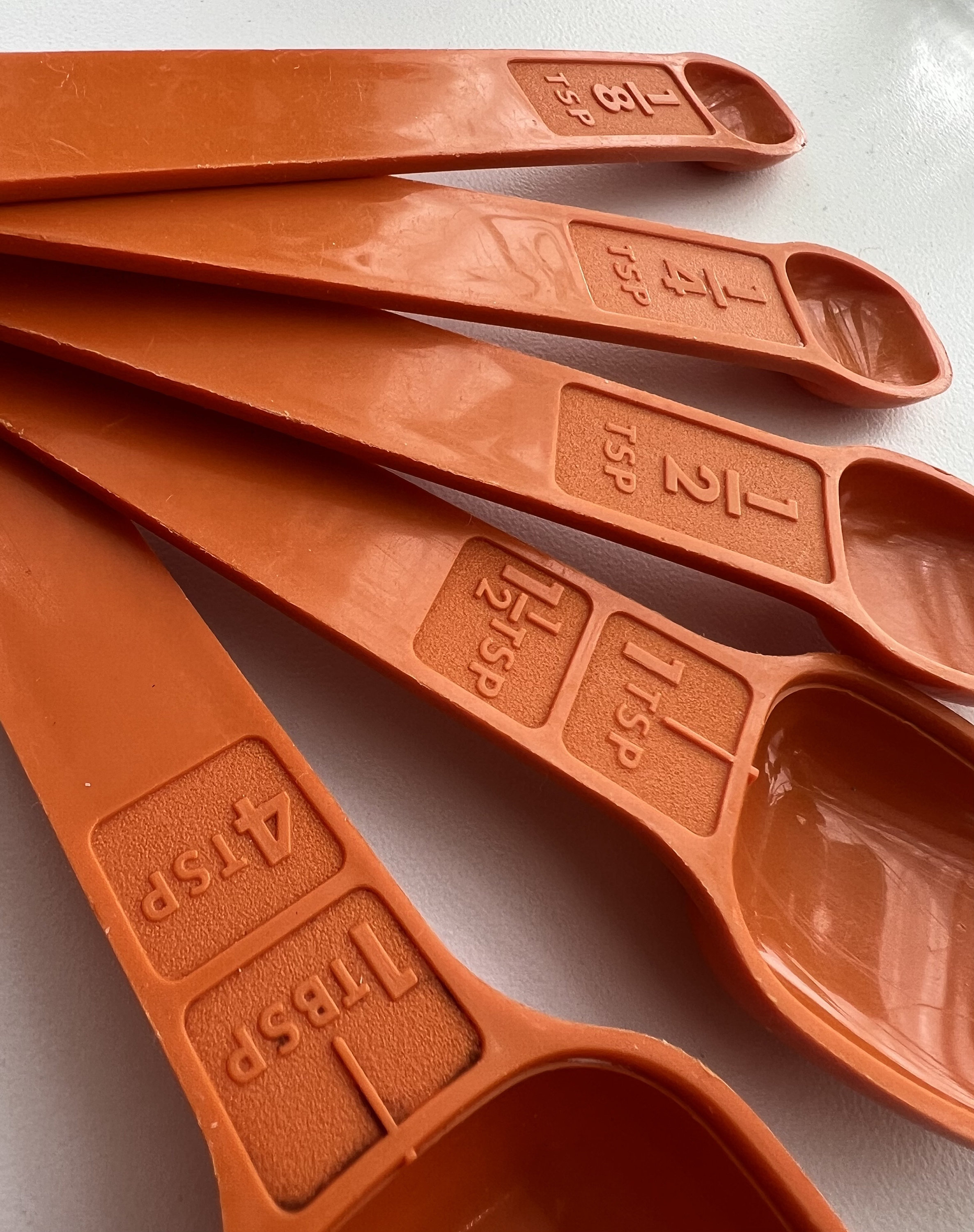 Vintage Tupperware Measuring Spoons - Orange - Set of 5 - D Ring ...
