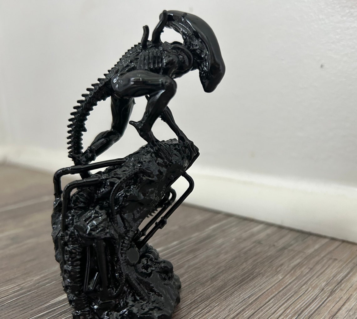 Alien Xenomorphs Statue - Etsy