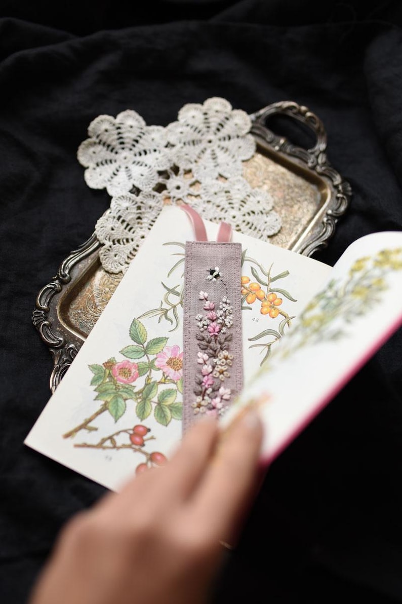 Embroidered Bookmark PDF Pattern: Bee and Pink Flowers (digital ...