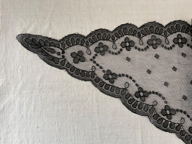 Vintage French Black Lace Mantilla Veil 1950's Catholic Lace Mourning ...