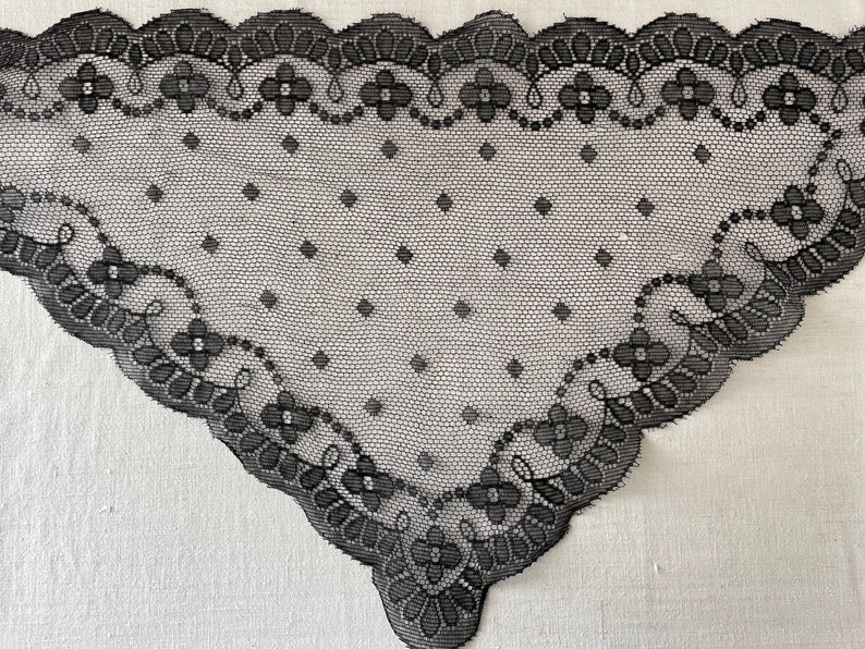 Vintage French Black Lace Mantilla Veil 1950's Catholic Lace Mourning ...