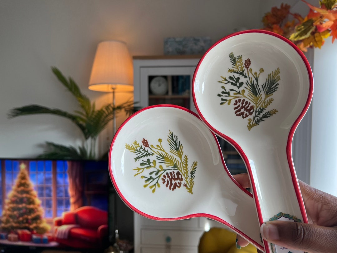 CHRISTMAS PINE Spoon Rest Creamy White Winter/holiday Kitchenware Cozy ...