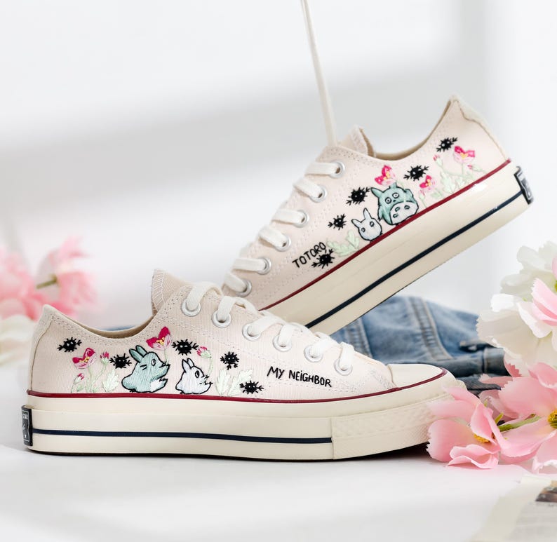 Embroidered Converse Low Tops, Totoro Embroidery Shoes Custom, Flower ...