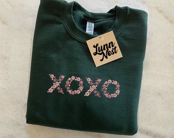 Embroidered Floral Valentine's Day Sweatshirt, Embroidered Valentine XOXO Crewneck Sweatshirt ...