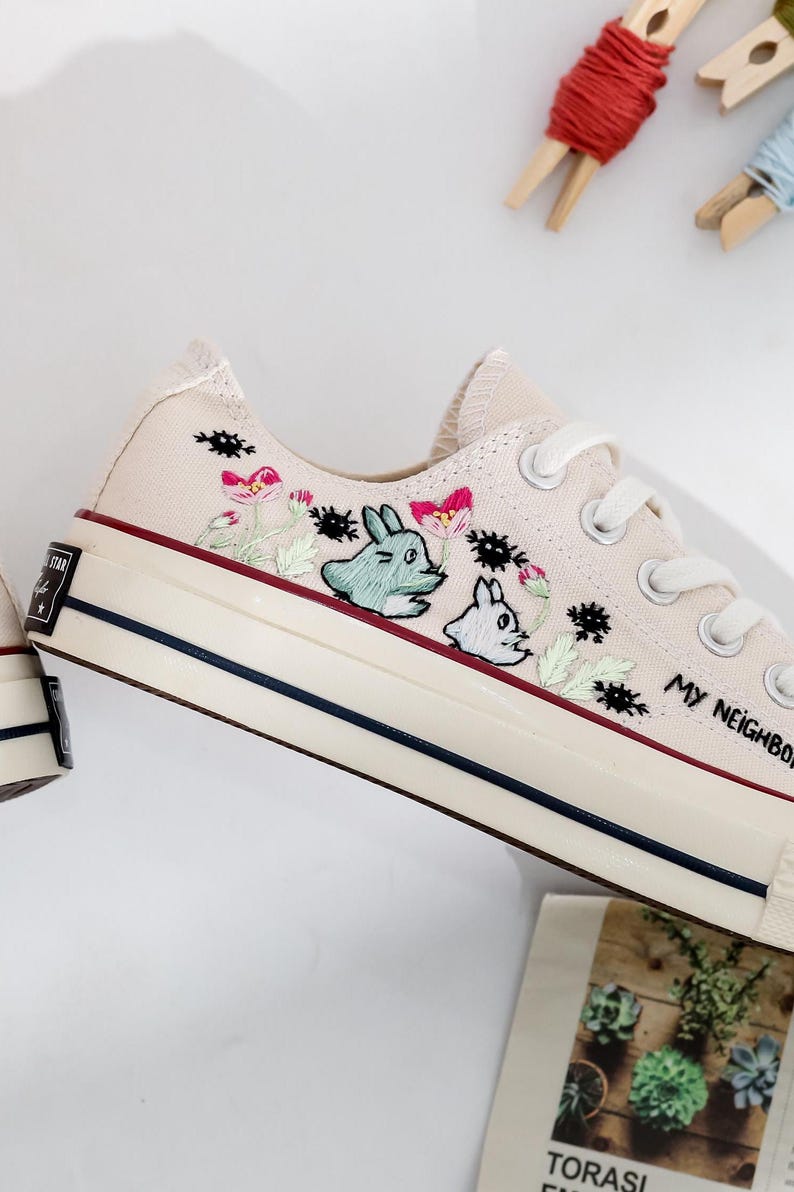 Embroidered Converse Low Tops, Totoro Embroidery Shoes Custom, Flower ...