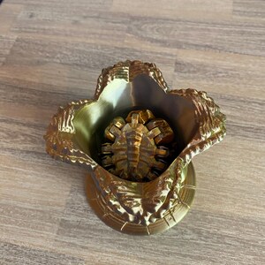 Alien Face Hugger Fidget Toy and Open Egg Sac - Etsy