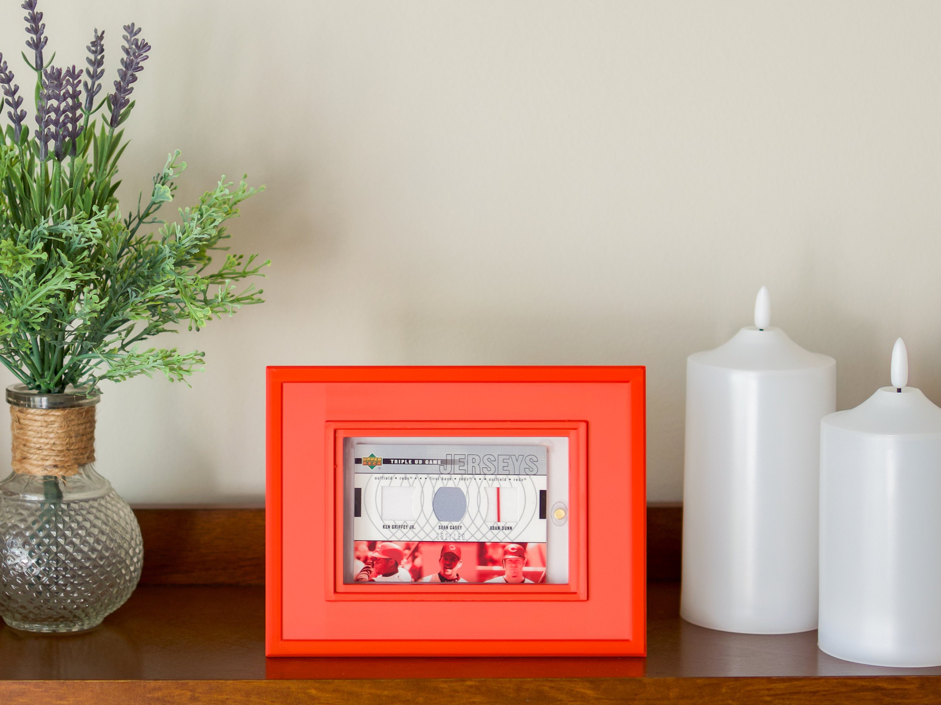 One Touch Card Frame | One Touch Display | Magnetic Card Frame ...