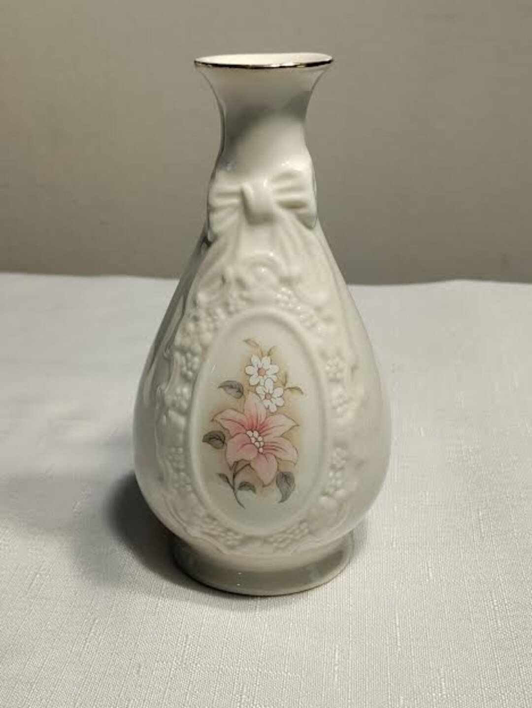 Porcelain Vintage Cameo Ribbon Vase Royal Collection From Amhearst ...