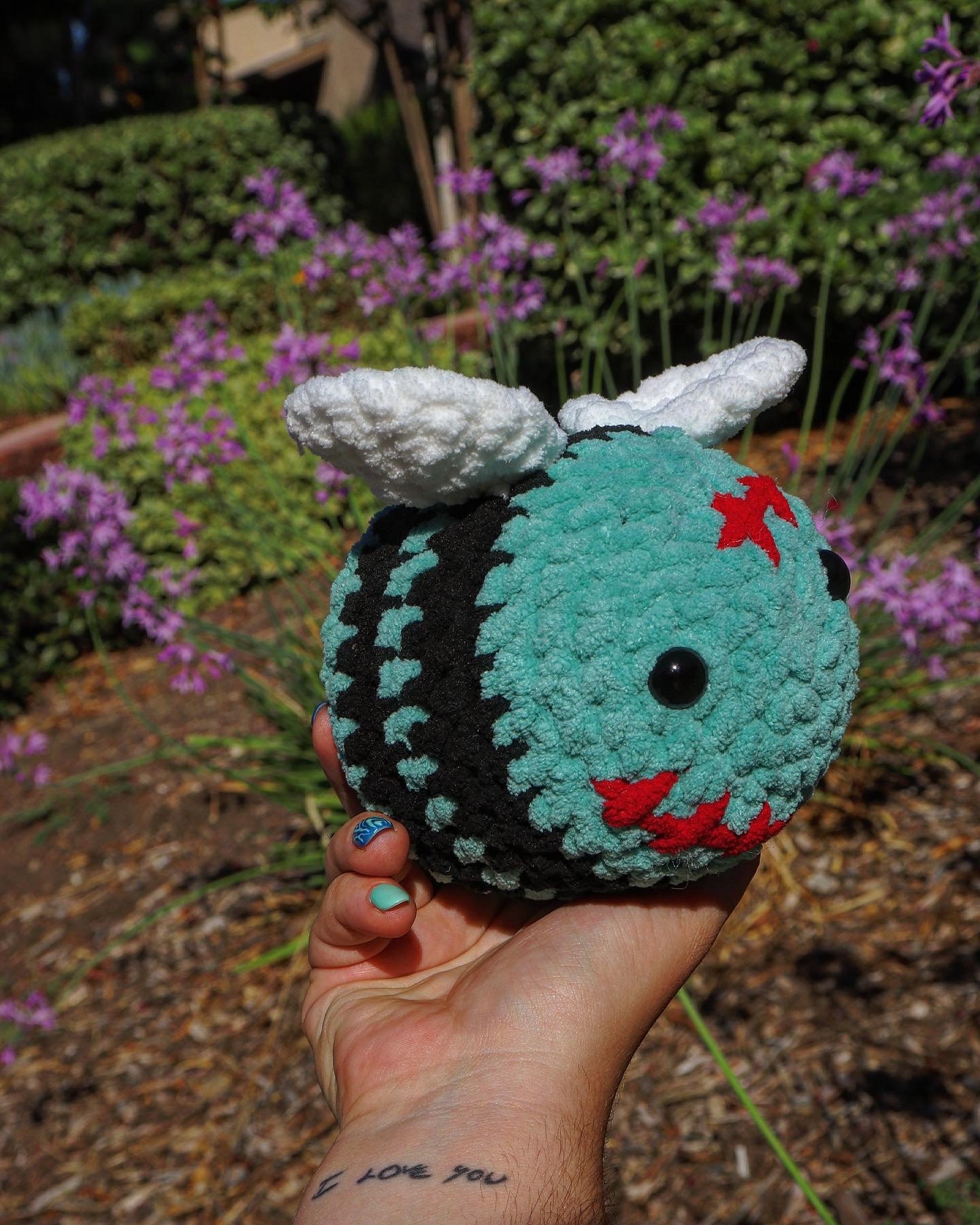 Zom-bee Plushie Bee Halloween Amigurumi Stuffed Animal - Etsy