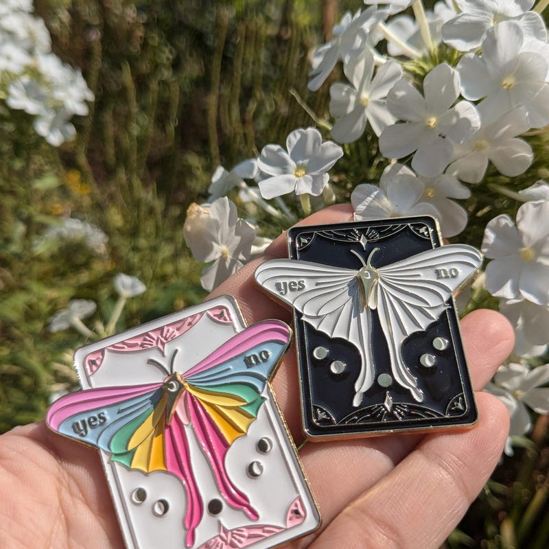 Luna Moth Pin - Etsy