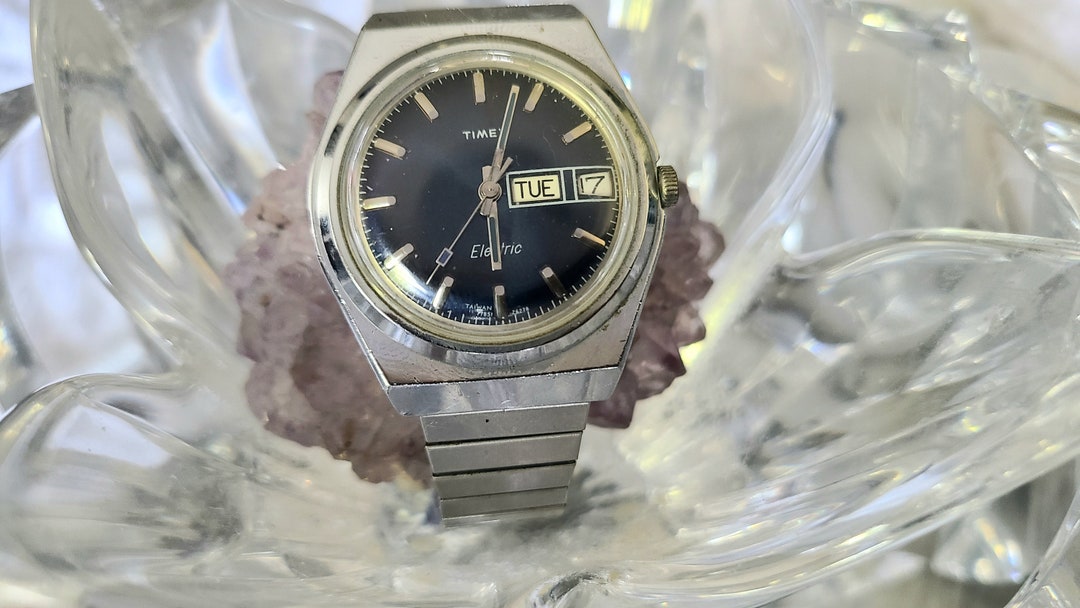 Vintage 70s Timex Electric Silver Crome Tone Blue Dial 38mm Men's Watch ...