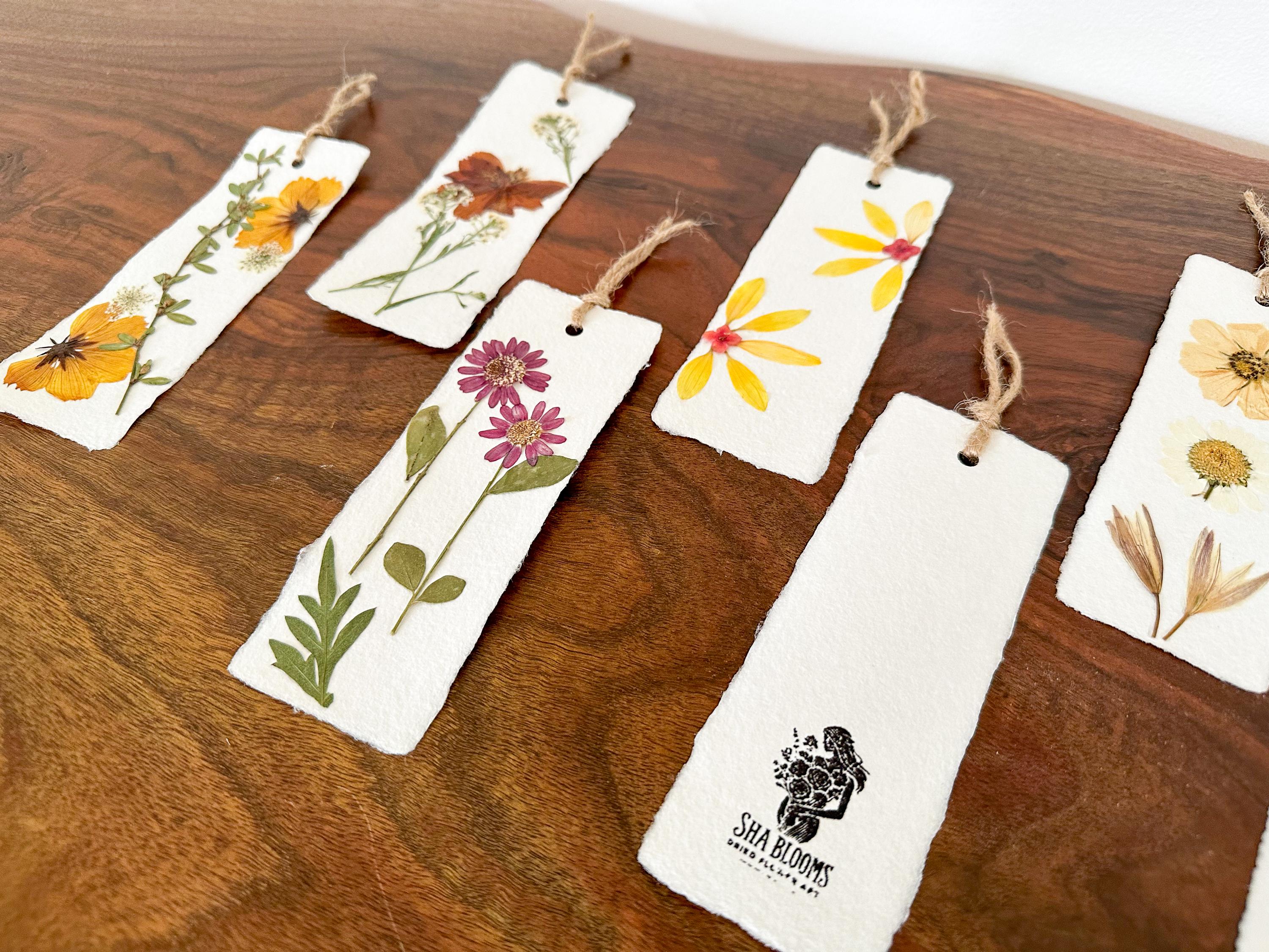 Pressed Flower Bookmark | Handmade Paper, Botanical Art - Etsy
