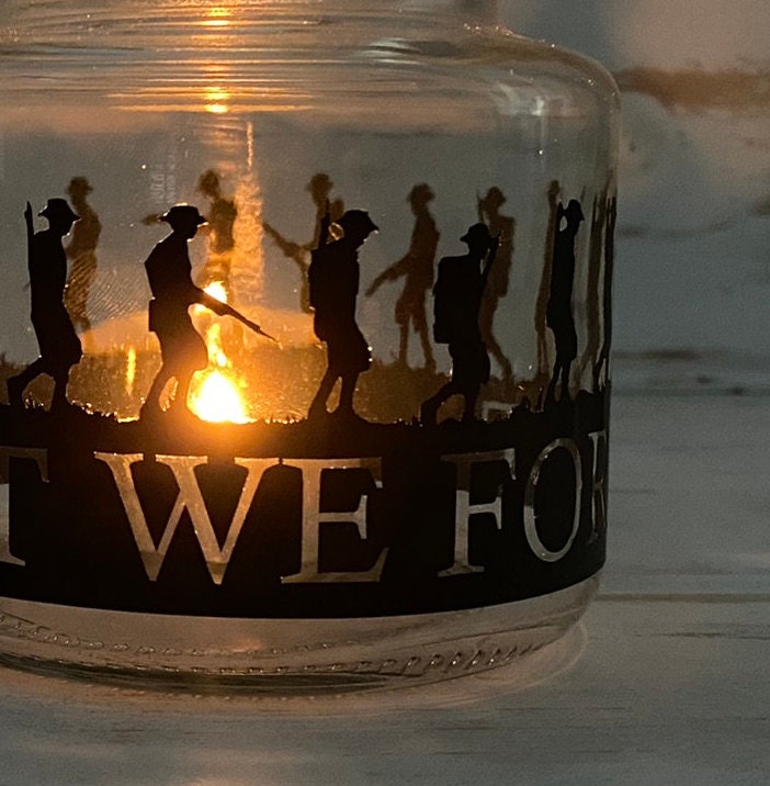 Anzac Day SVG | Soldier SVG | Remembrance Day | Lest We Forget SVG ...