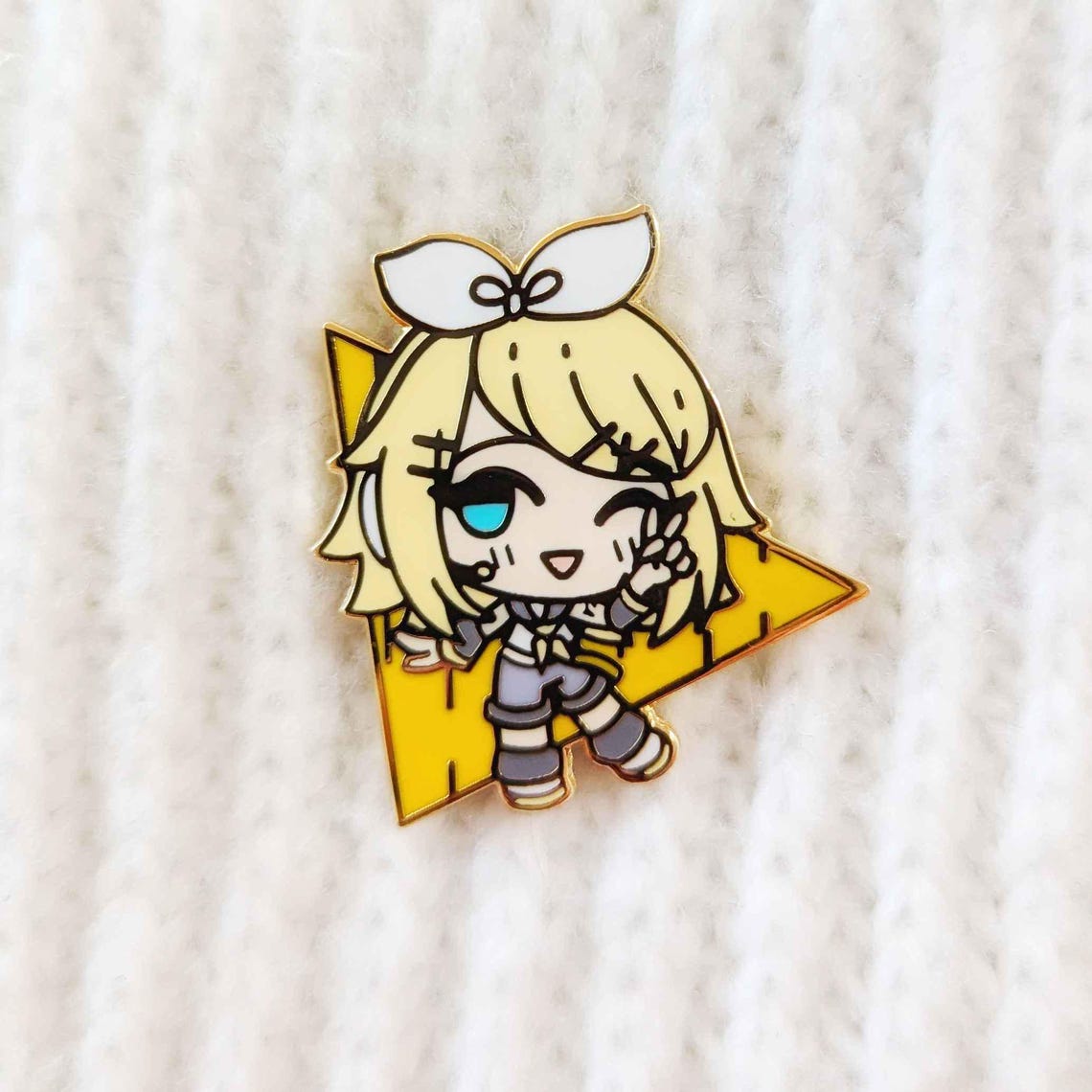 Vocaloid Enamel Pins - Etsy
