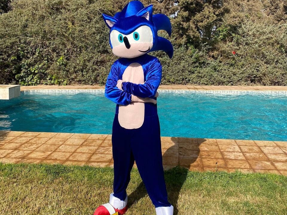 Human Sonic The Hedgehog Cosplay